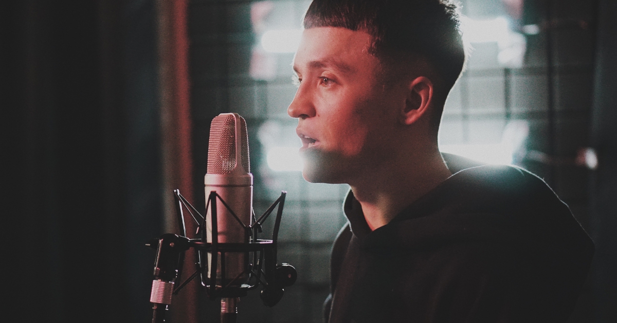 Sibiliance: Definition, Frequencies & Tips For Controlling Vocal Sibilance