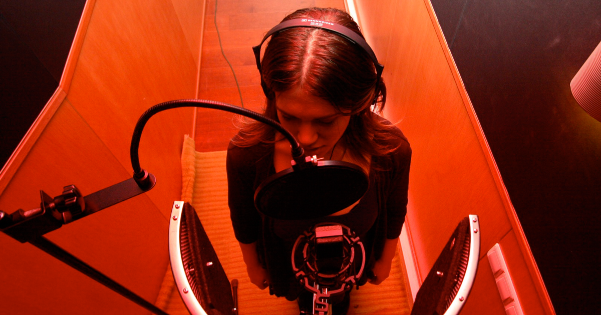 How to Dial in the Perfect Headphone Mix for a Vocalist in the Studio